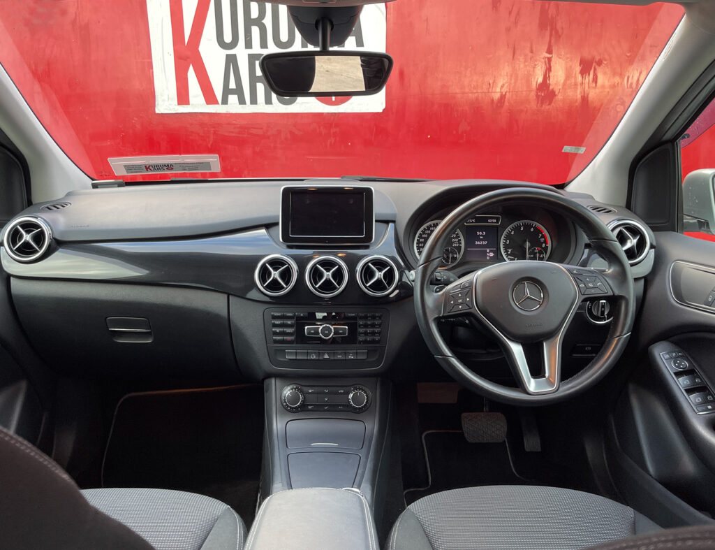 MERCEDES-BENZ B180 – 2013 – ONLY 36,000 – www.kurumakars.com