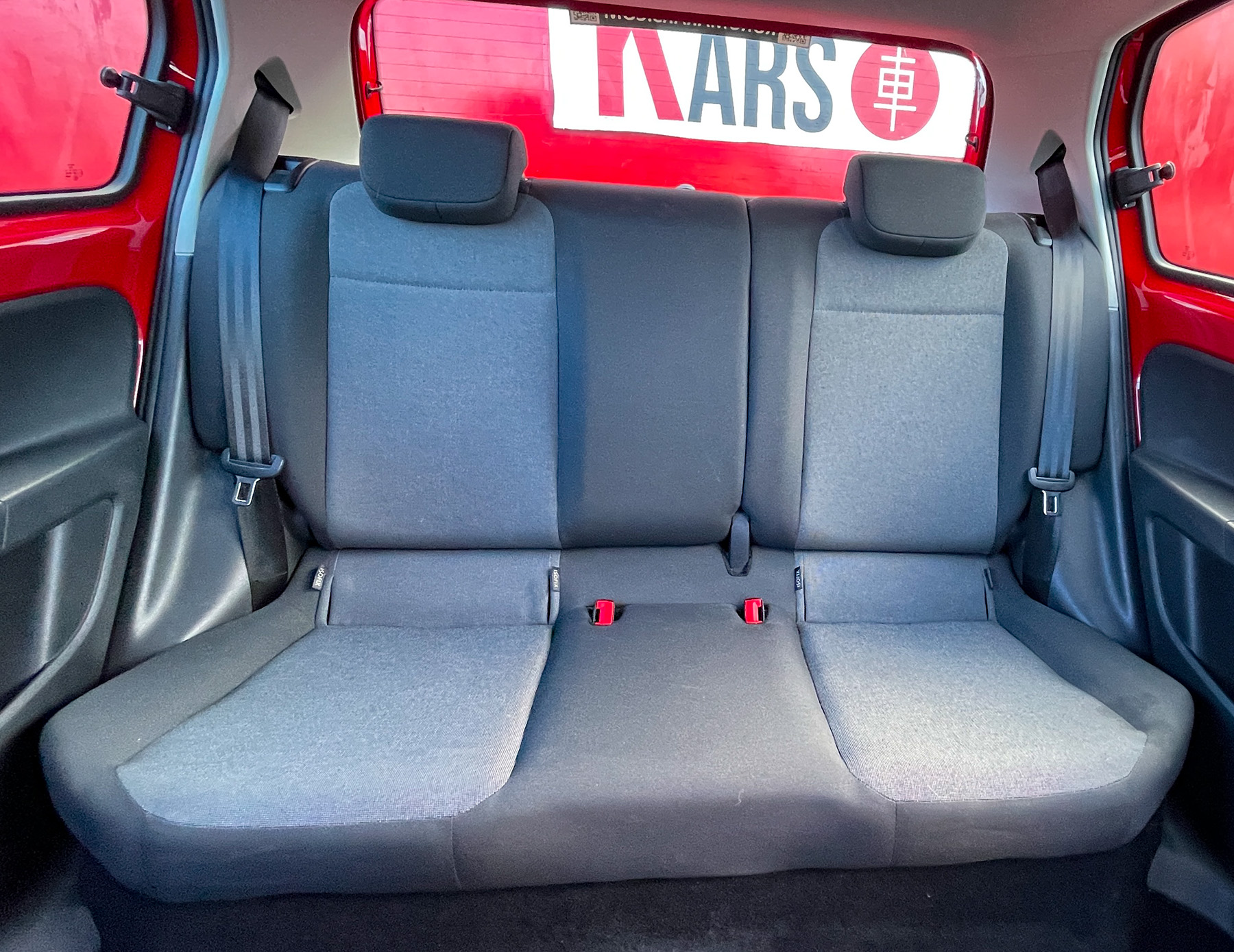 VOLKSWAGEN UP – 2014 – ONLY 25,000KM – www.kurumakars.com
