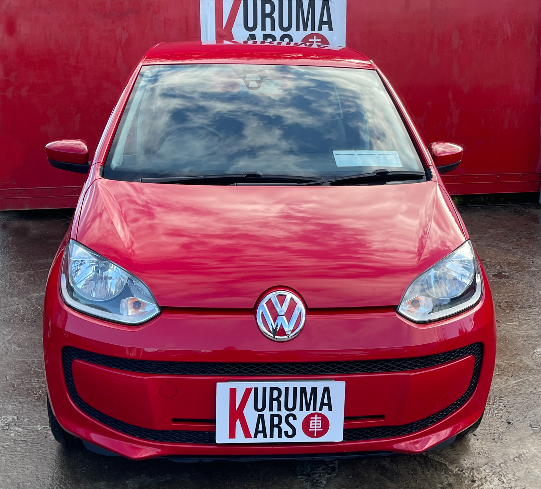 VOLKSWAGEN UP – 2014 – ONLY 25,000KM – www.kurumakars.com